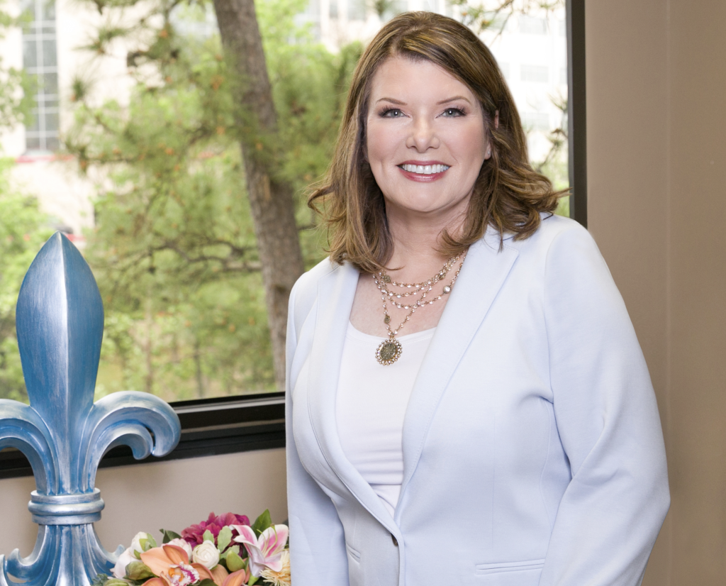 Creating Custom-Designed Smiles with Artistry and Advanced Techniques ...